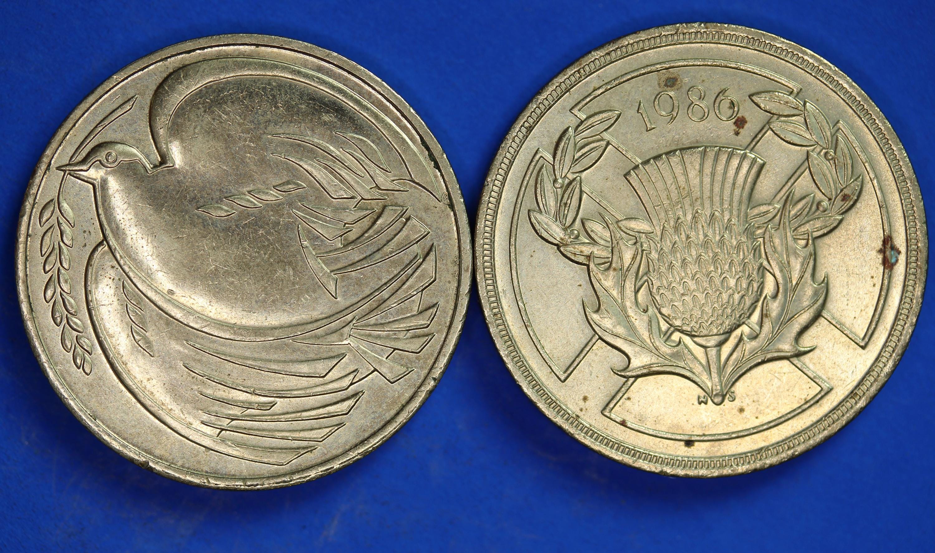 Elizabeth II coin set, High-grades, 1986 & 1995 Two Pound coins, Commo ...